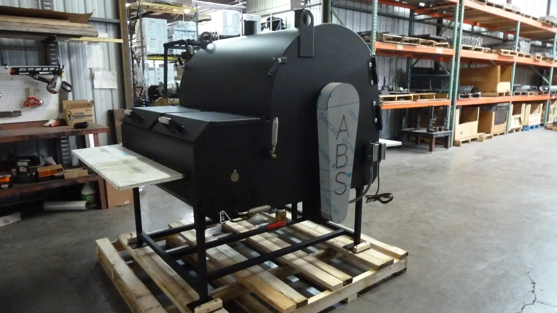 Judge 4FT with Legs and Mounting Pads